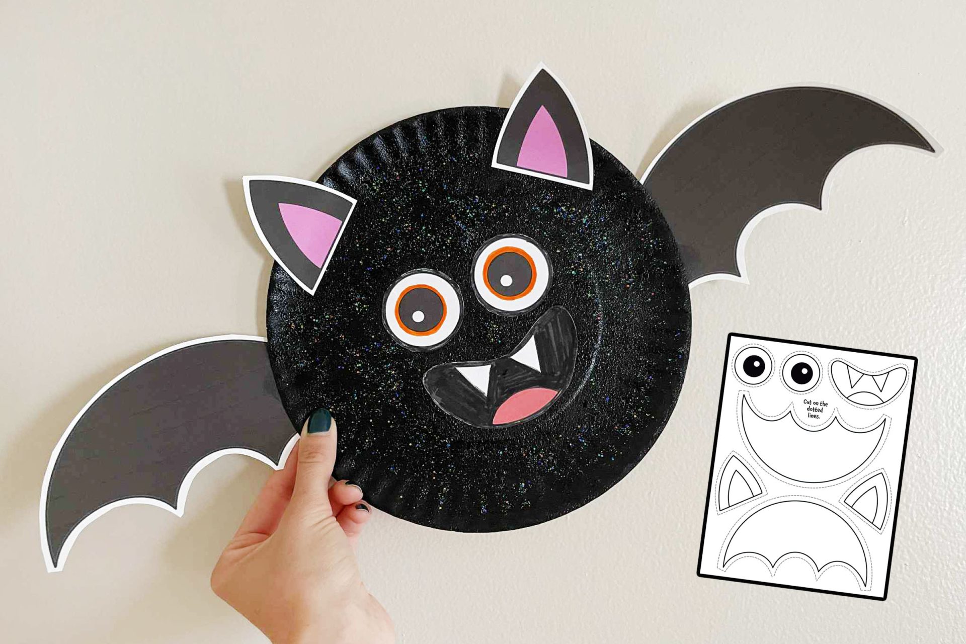 Bat Craft for Preschool! (with free cutouts) ⋆ The Hollydog Blog
