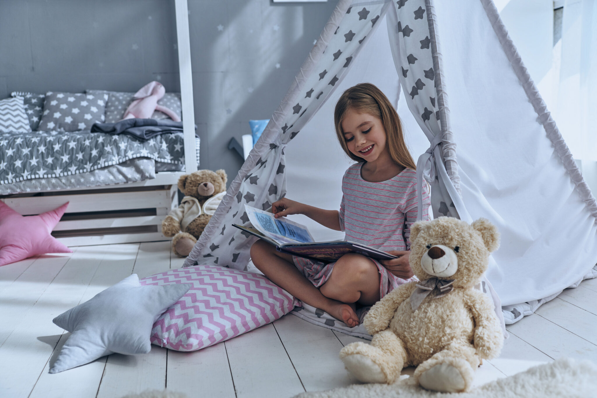 5 Ways to Get Your Preschooler Interested in Reading! ⋆ The Hollydog Blog