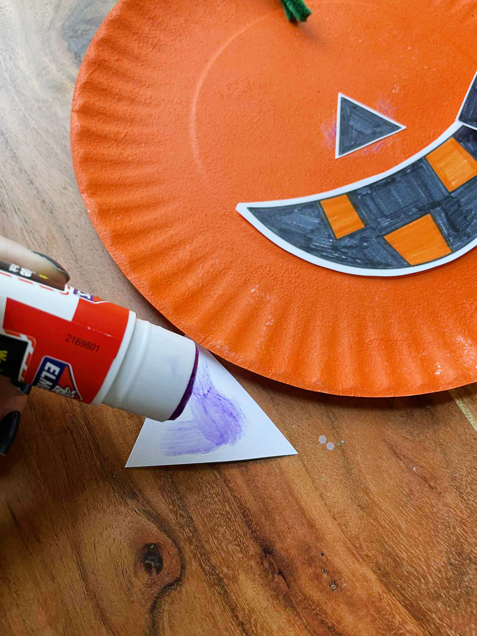 Pumpkin Craft for Preschool (with free cutouts!) ⋆ The Hollydog Blog