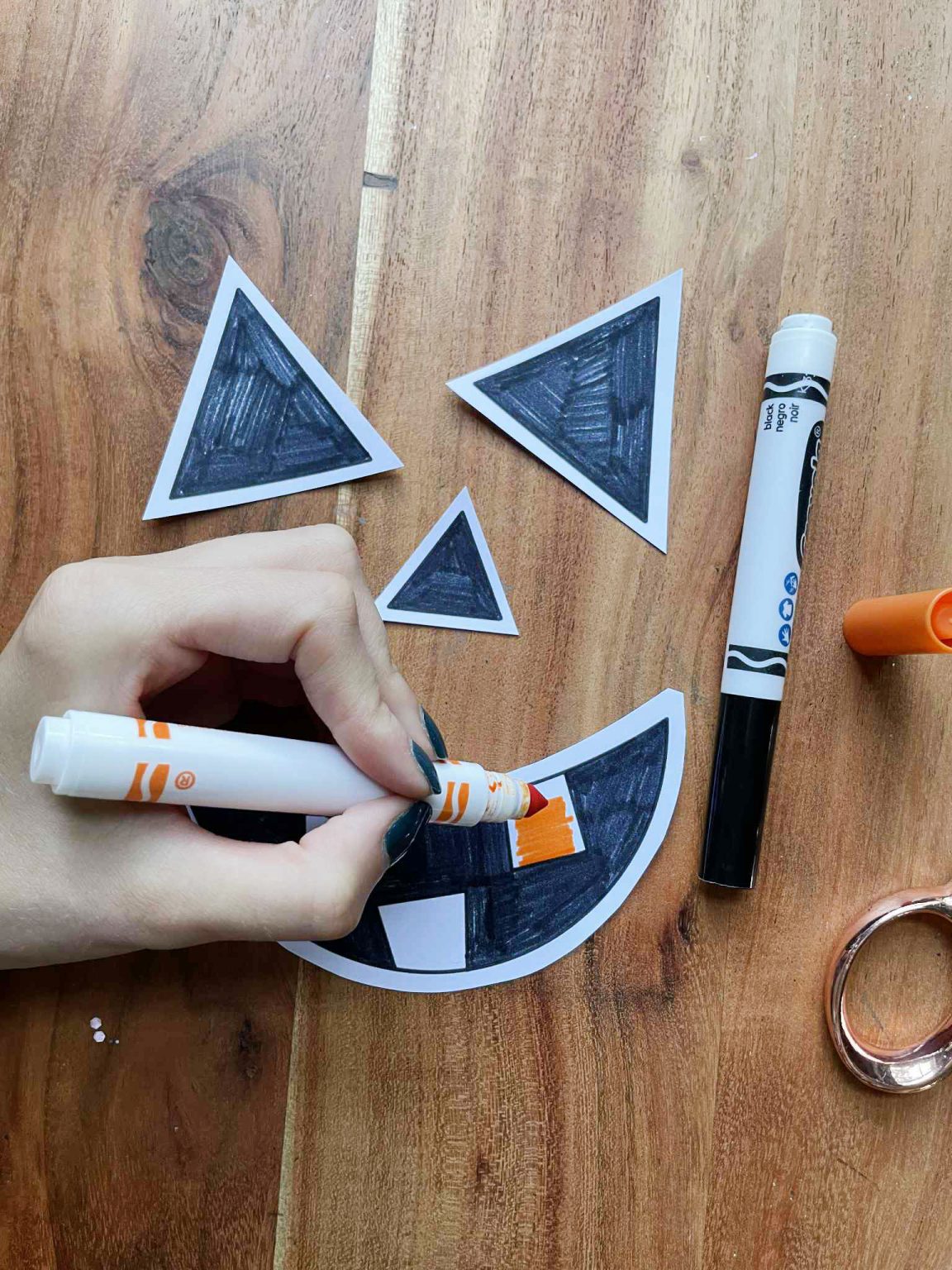 Pumpkin Craft for Preschool (with free cutouts!) ⋆ The Hollydog Blog