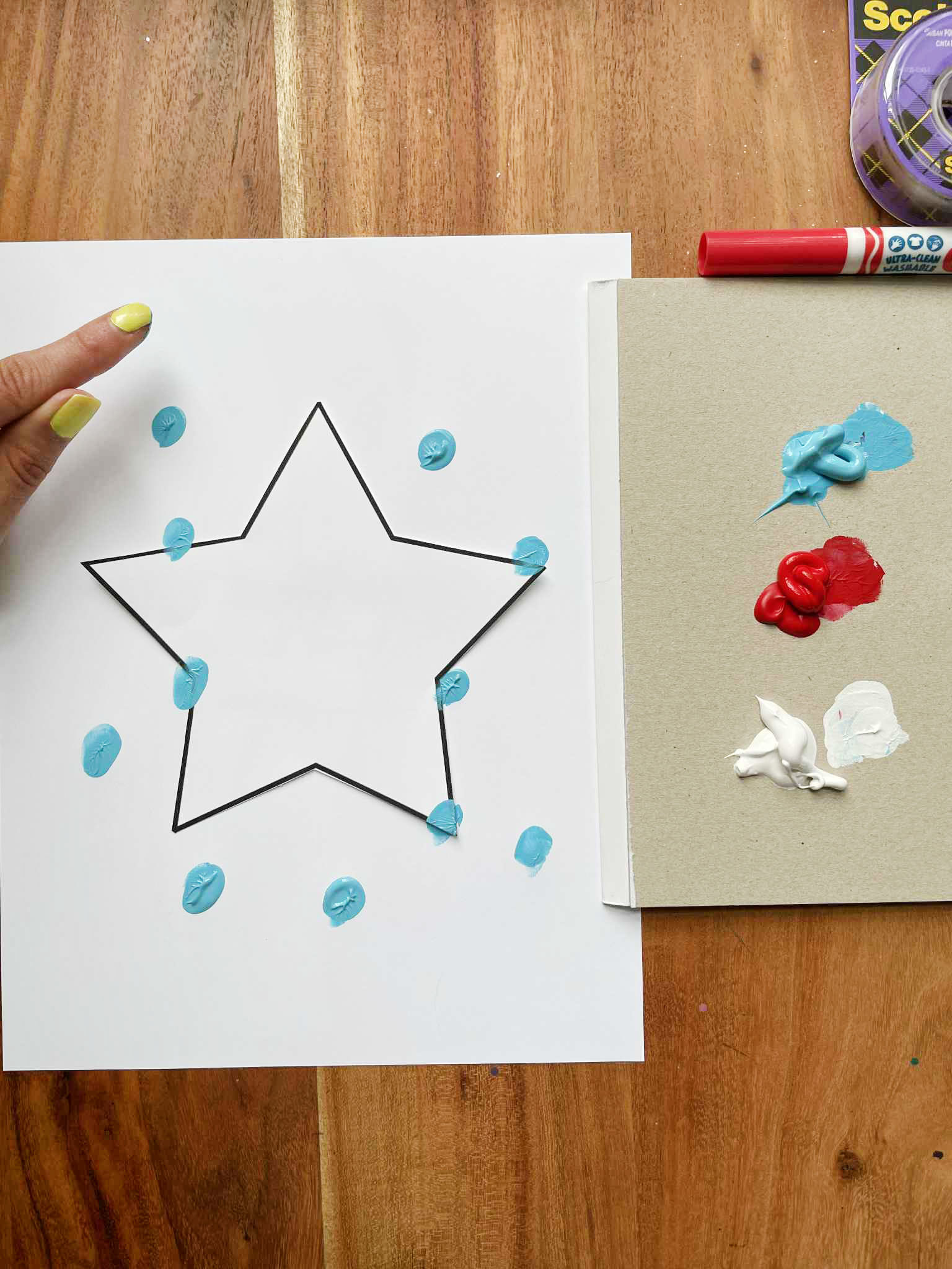 Free 4th of July Fingerprint Star Craft for Preschool! ⋆ The Hollydog Blog