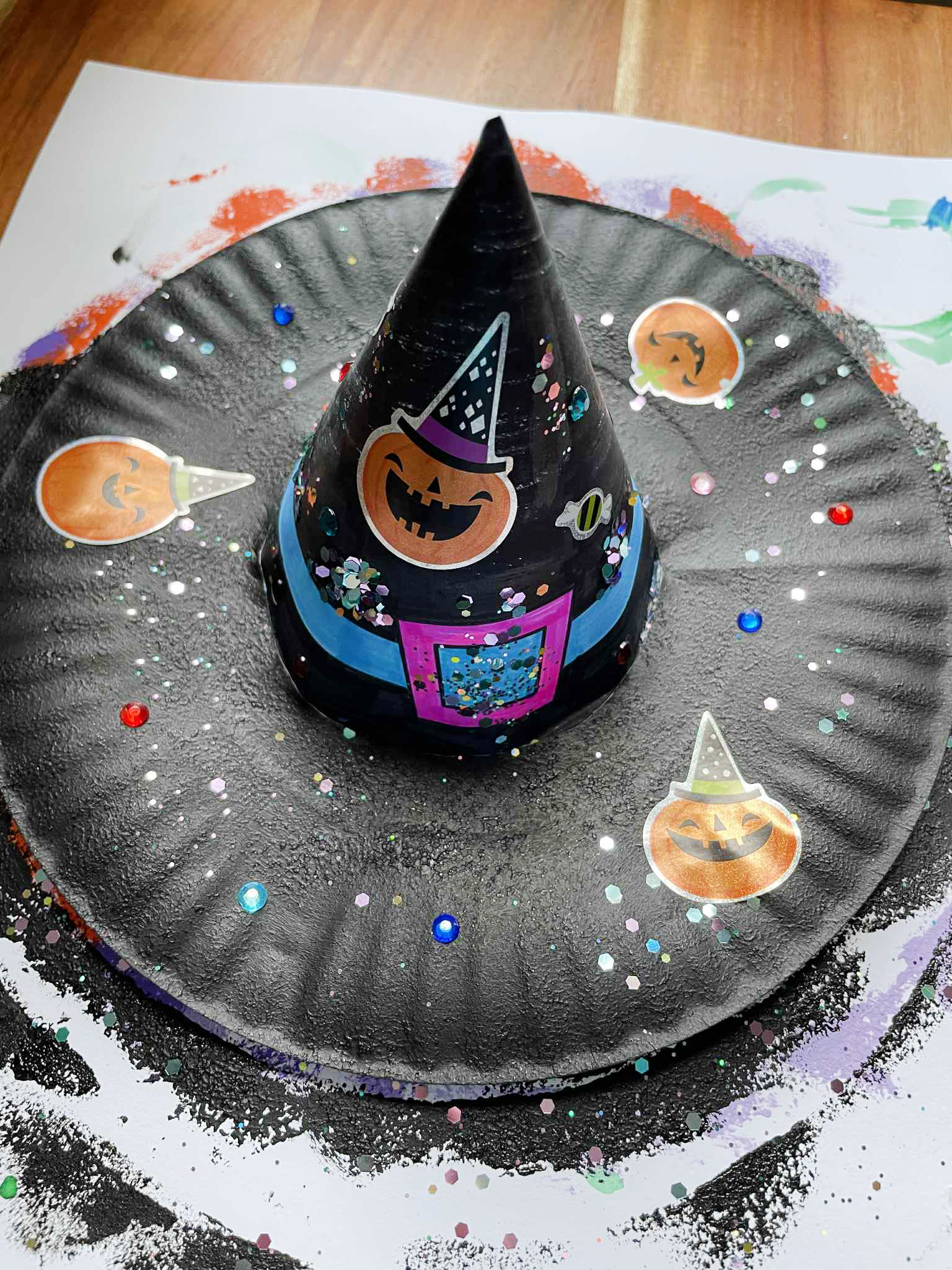 Magical Witch's Hat Craft for Kids! (with free cutouts) ⋆ The Hollydog Blog